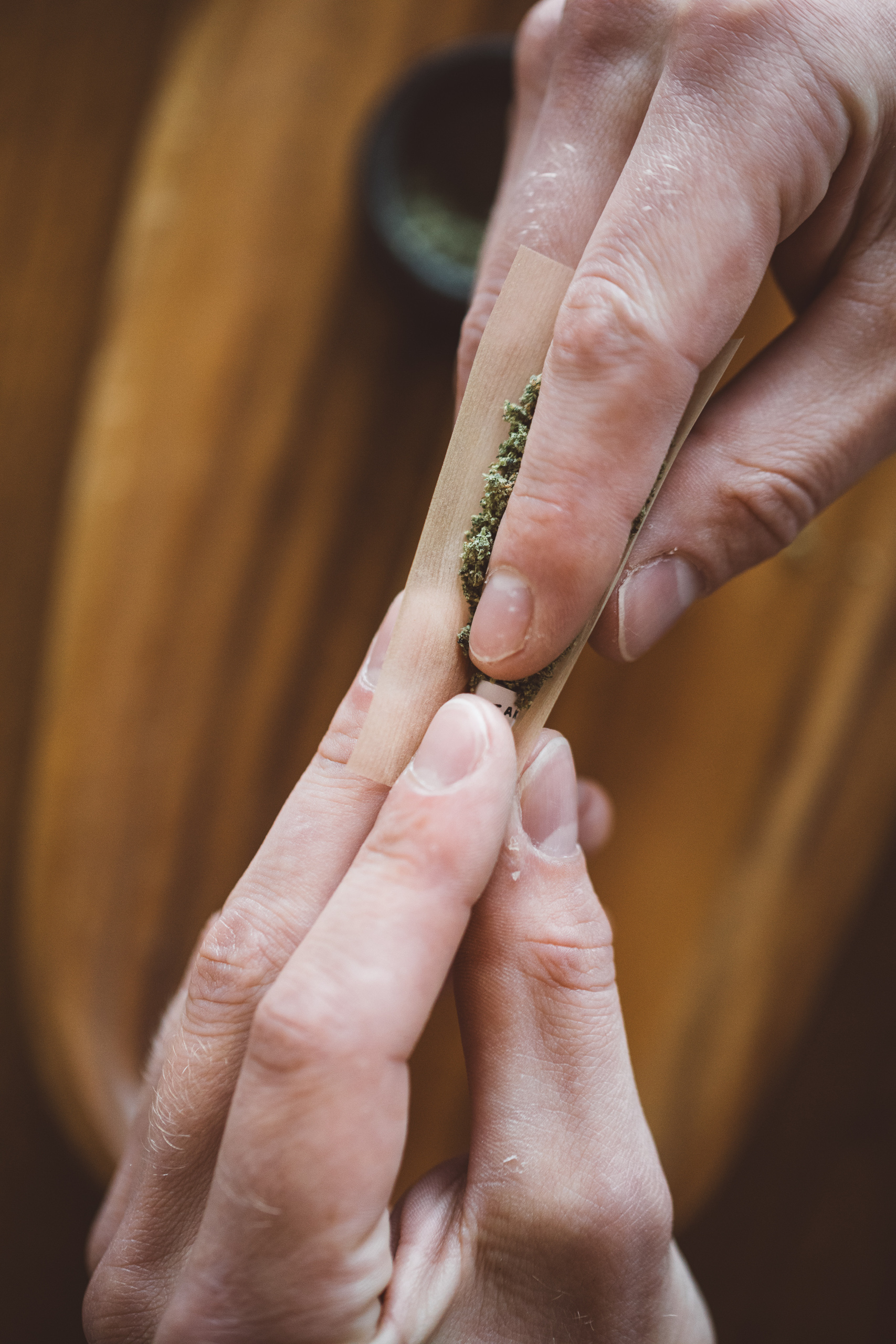 Roll a Perfect Joint with this 10-Step Guide - Jar